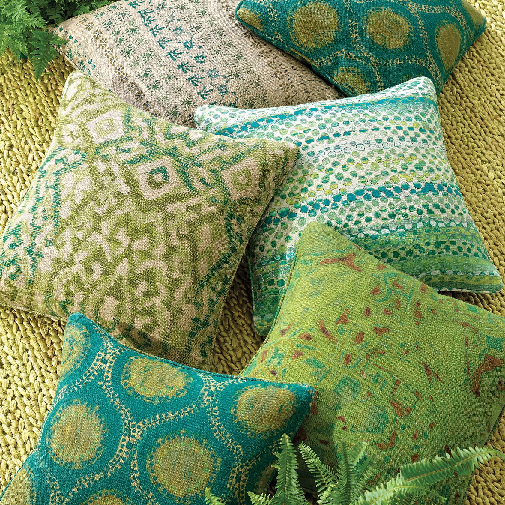 Willowleaf Linen Green Decorative Pillow